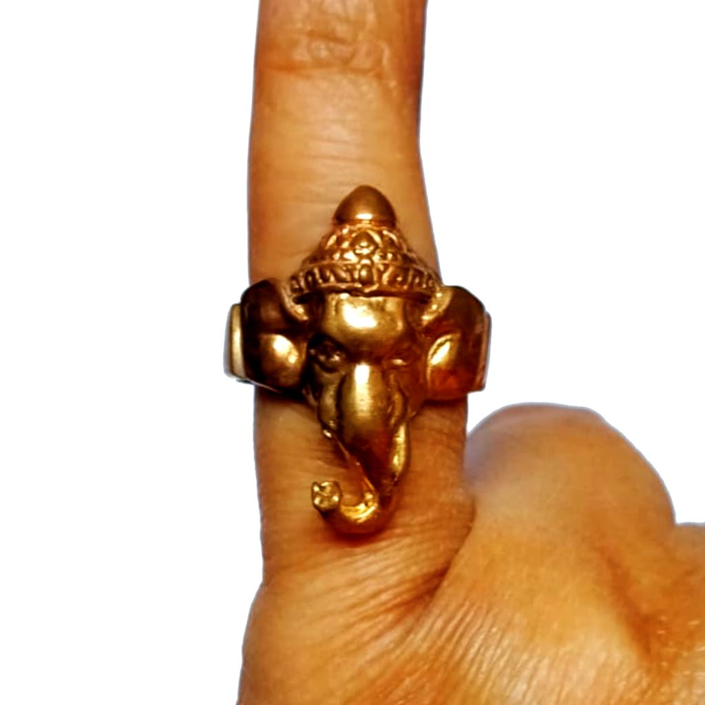 S960428 – Aadhyathmik Panchalogam Right Trunk Ganesha Ring Panchaloha ...